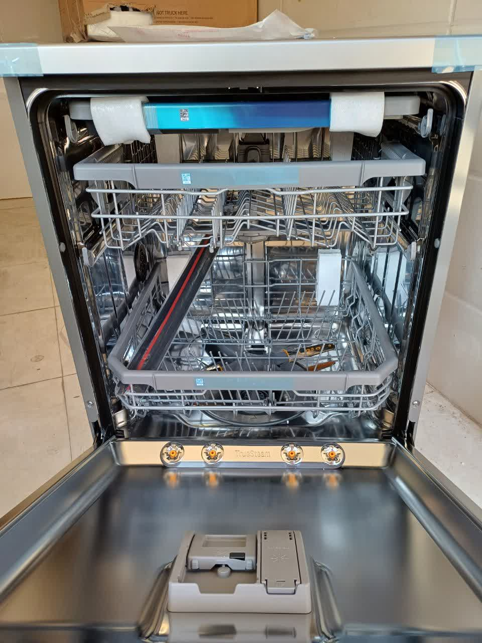قیمت و خرید ماشین ظرفشویی ال جی مدل DFB425F + مشخصات | پیندو