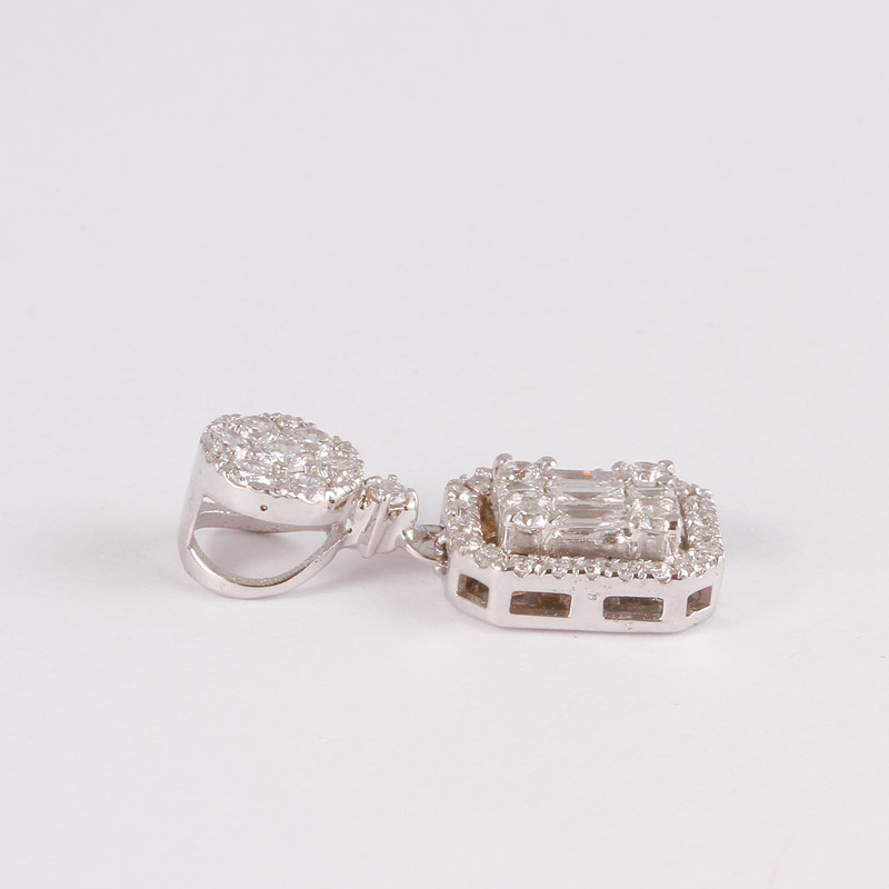 قیمت و خرید آویز گردنبند طلا 18 عیار زنانه جواهری گاندی مدل 29736