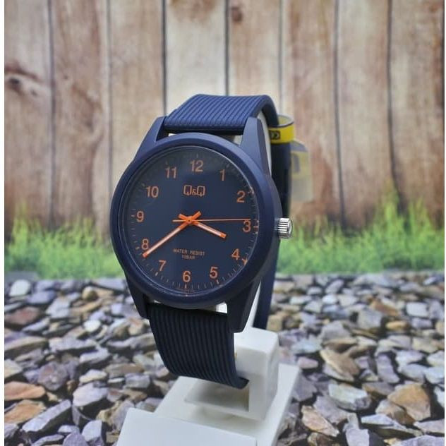 قیمت و خرید ساعت مچی عقربه‌ای مردانه کیو اند کیو مدل VS12J012Y