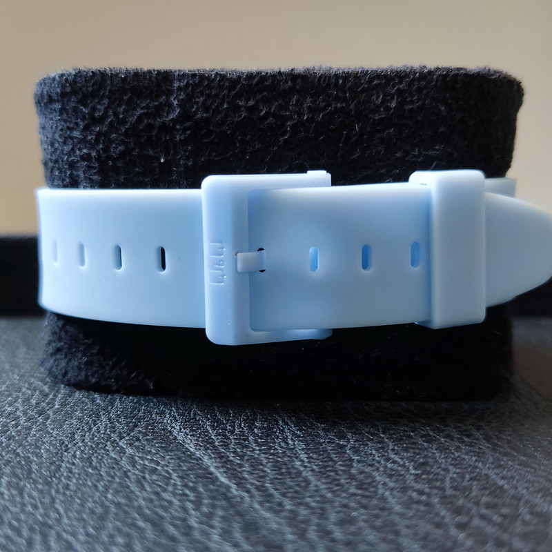 قیمت و خرید ساعت مچی عقربه ای زنانه کیو اند کیو مدل V12A-009VY