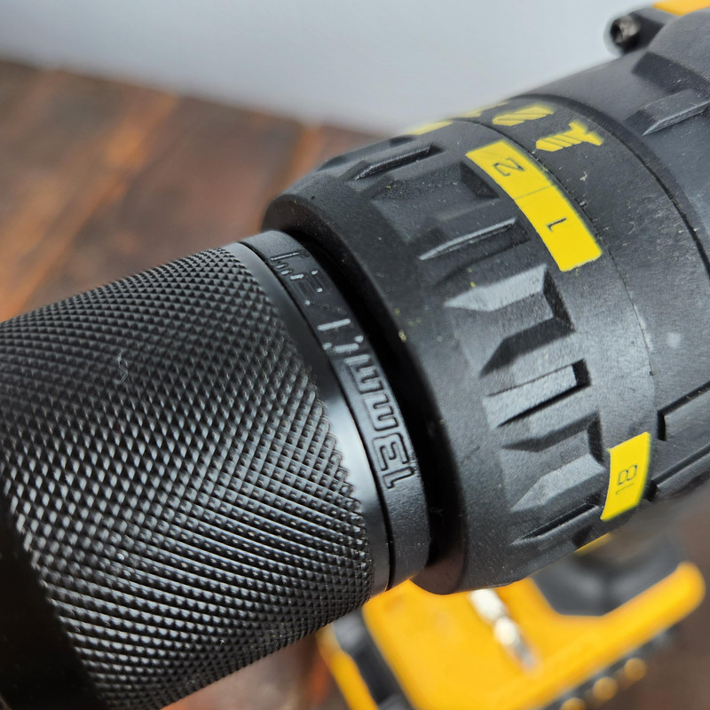 قیمت و خرید مجموعه 27 عددی دریل پیچ گوشتی شارژی دی ال تی سی کد RT56