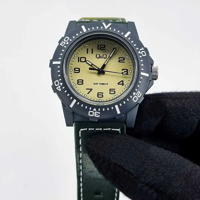 قیمت و خرید ساعت مچی عقربه‌ای مردانه کیو اند کیو مدل V32A-009VY