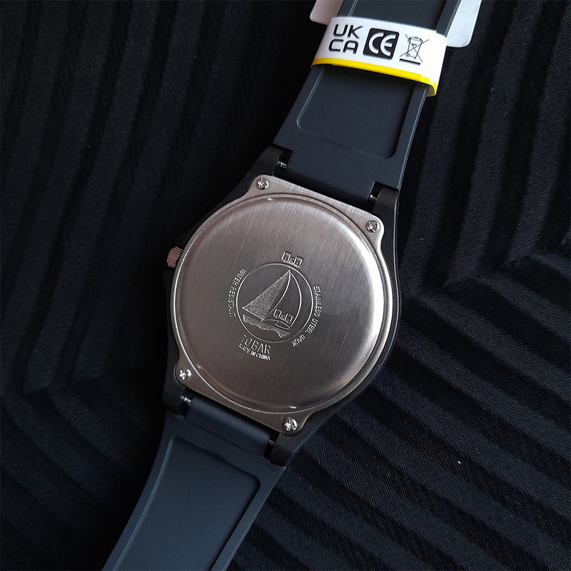 قیمت و خرید ساعت مچی عقربه ای کیو اند کیو مدل V04A-08VY