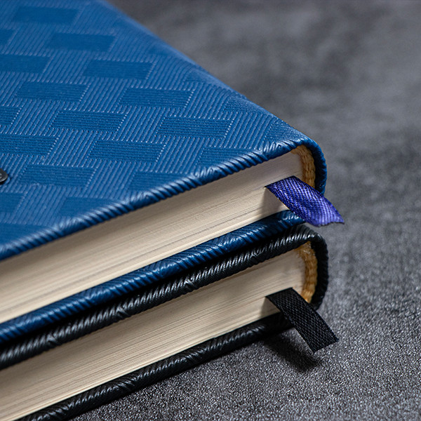 قیمت و خرید سالنامه سال 1403 مدل سارینا کد 200 مجموعه 2 عددی