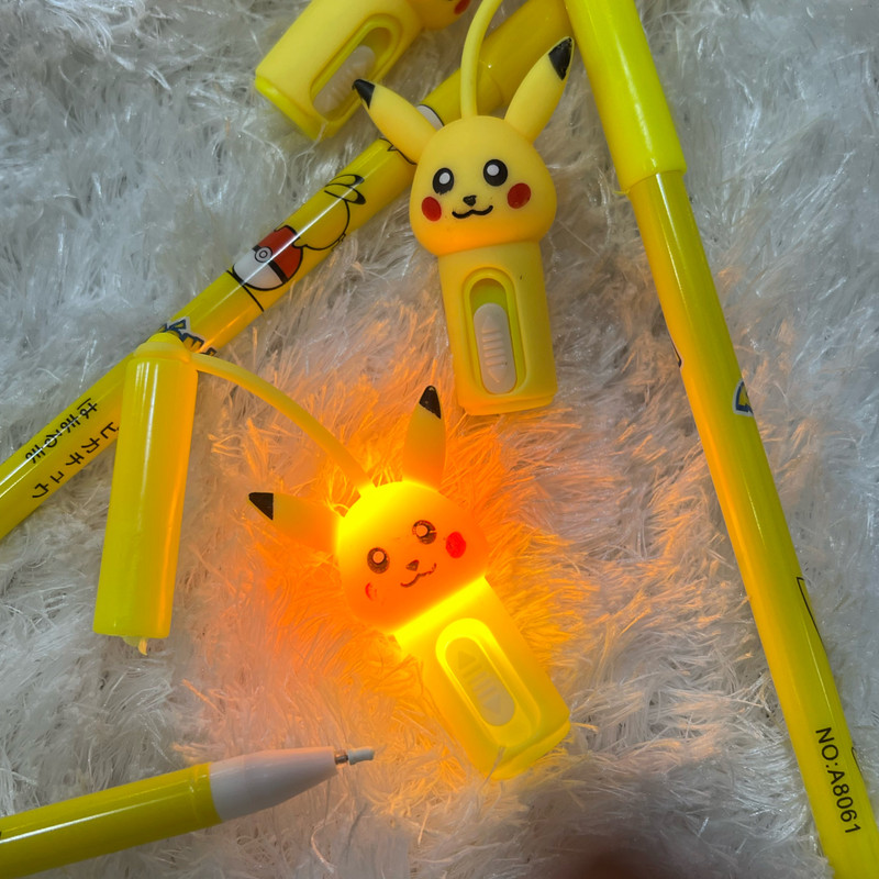 قیمت و خرید روان نویس مدل پوکمون چراغ دار به همراه پاک کن