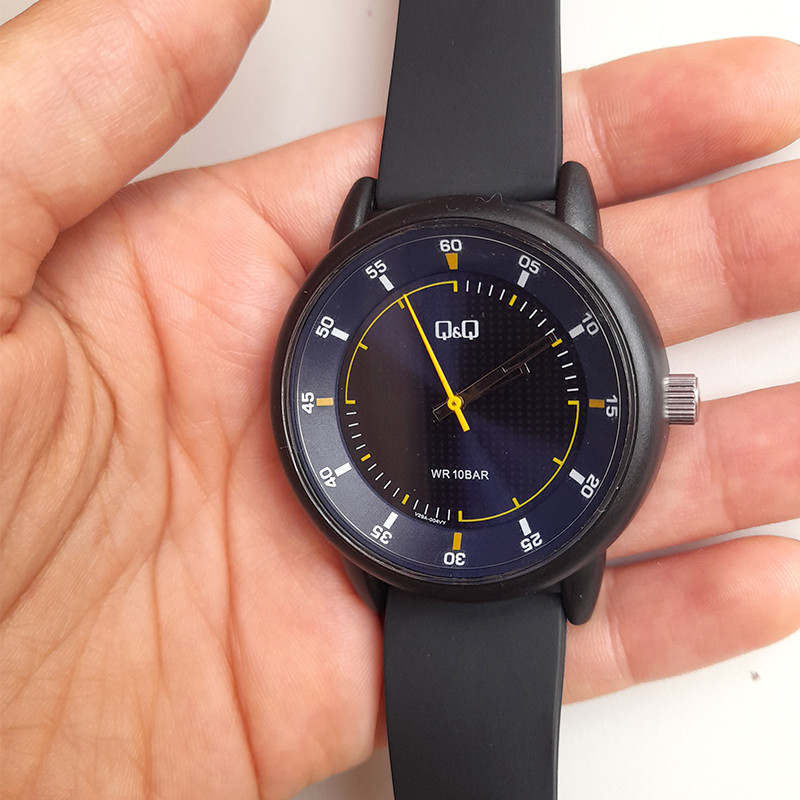 قیمت و خرید ساعت مچی عقربه ای کیو اند کیو مدل v29a-004vy