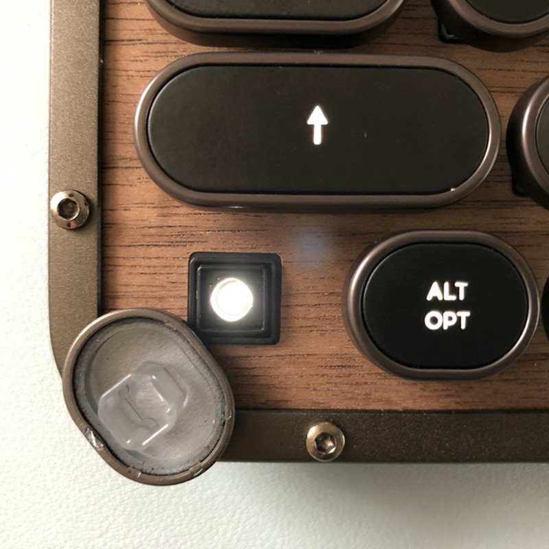 قیمت و خرید کیبورد گیمینگ آزیو مدل Retro Compact