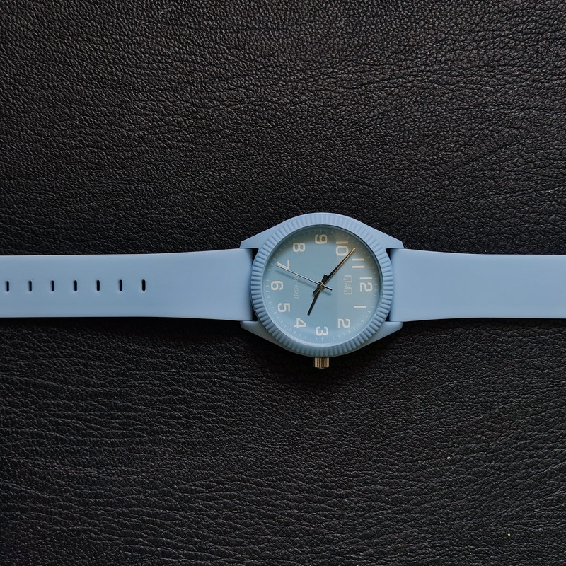 قیمت و خرید ساعت مچی عقربه ای زنانه کیو اند کیو مدل V12A-009VY