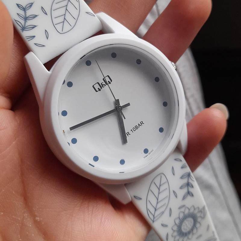 قیمت و خرید ساعت مچی عقربه ای زنانه کیو اند کیو مدل V08A-001VY