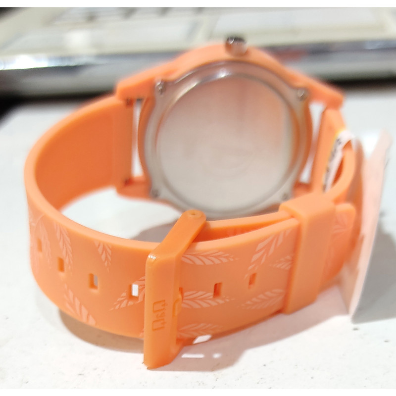 قیمت و خرید ساعت مچی عقربه ای زنانه کیو اند کیو مدل V08A-005VY