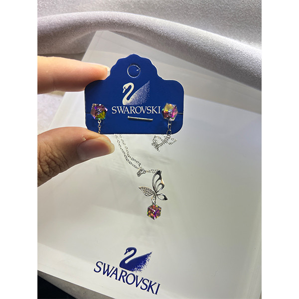 قیمت و خرید نیم ست نقره زنانه سواروسکی مدل پروانه مکعب کد 956432