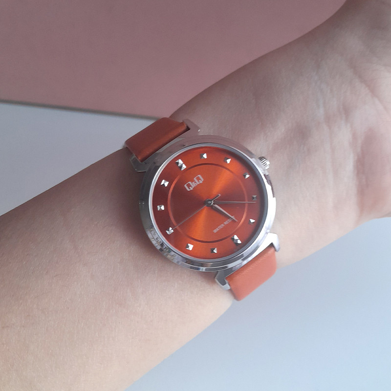 قیمت و خرید ساعت مچی عقربه ای زنانه کیو اند کیو مدل q27b-009py