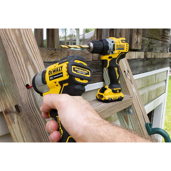 قیمت و خرید دریل دیوالت مدل DCK221F2 مجموعه 2 عددی