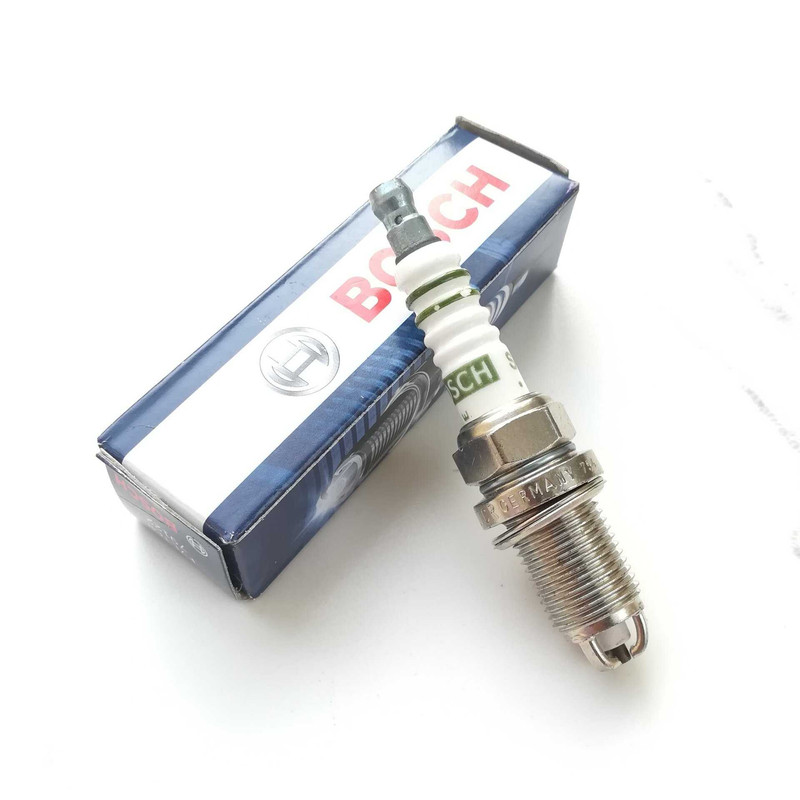 قیمت و خرید شمع خودرو بوش مدل سه پلاتین پایه کوتاه کد F7LTCR بسته 4عددی