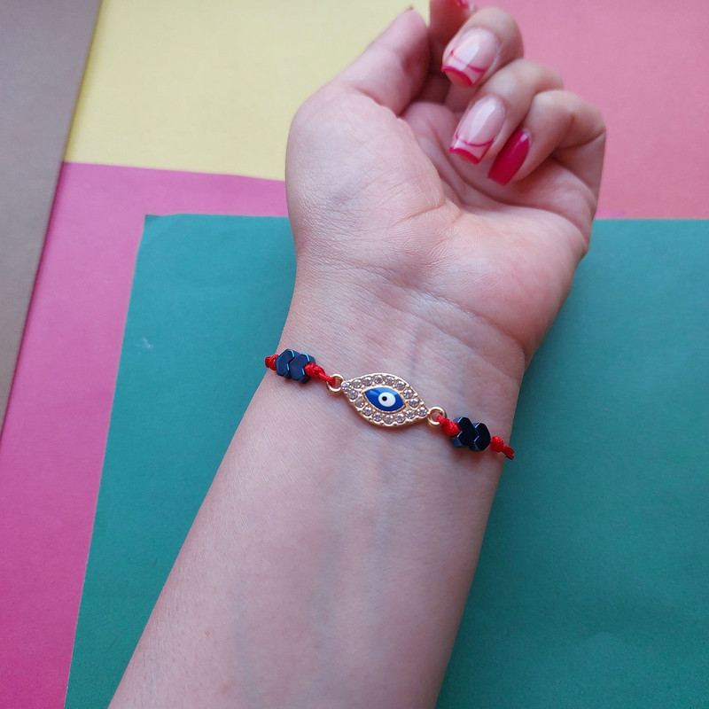 قیمت و خرید دستبند زنانه مدل پلاک نگین دار طرح چشم نظر کد HC259