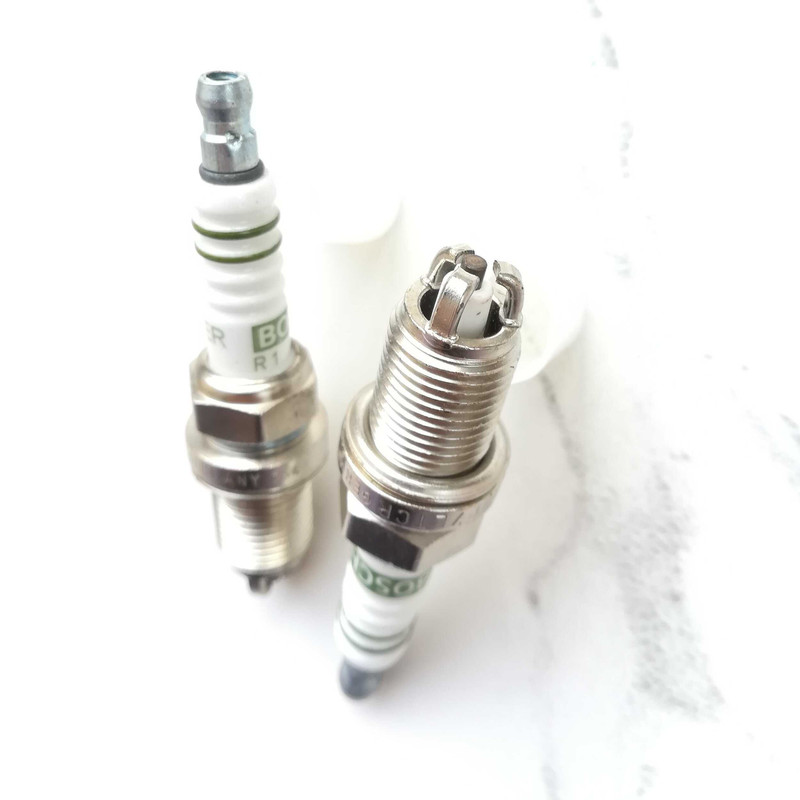 قیمت و خرید شمع خودرو بوش مدل سه پلاتین پایه کوتاه کد F7LTCR بسته 4عددی