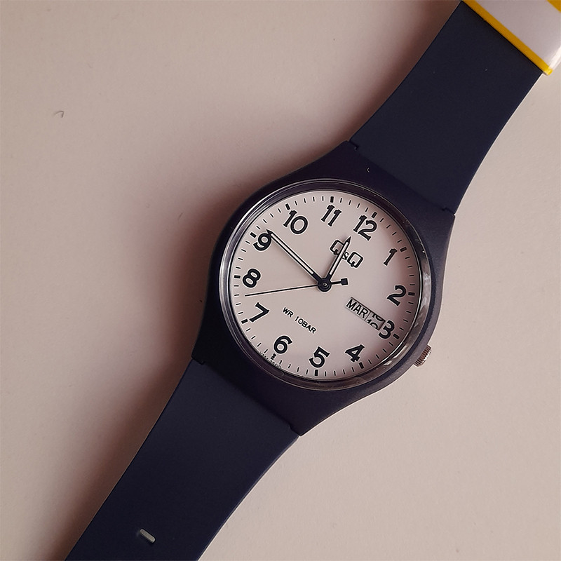 قیمت و خرید ساعت مچی عقربه ای کیو اند کیو مدل v39A-004vy